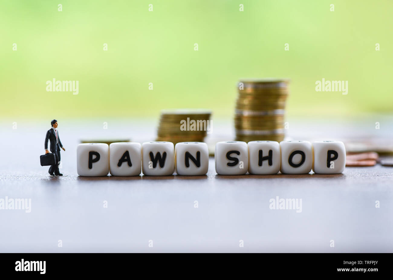 Gold and silver pawn shop hi-res stock photography and images - Alamy