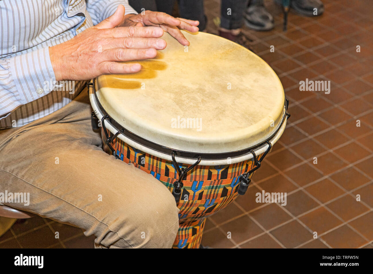 Cuban bongo drums hi-res stock photography and images - Alamy