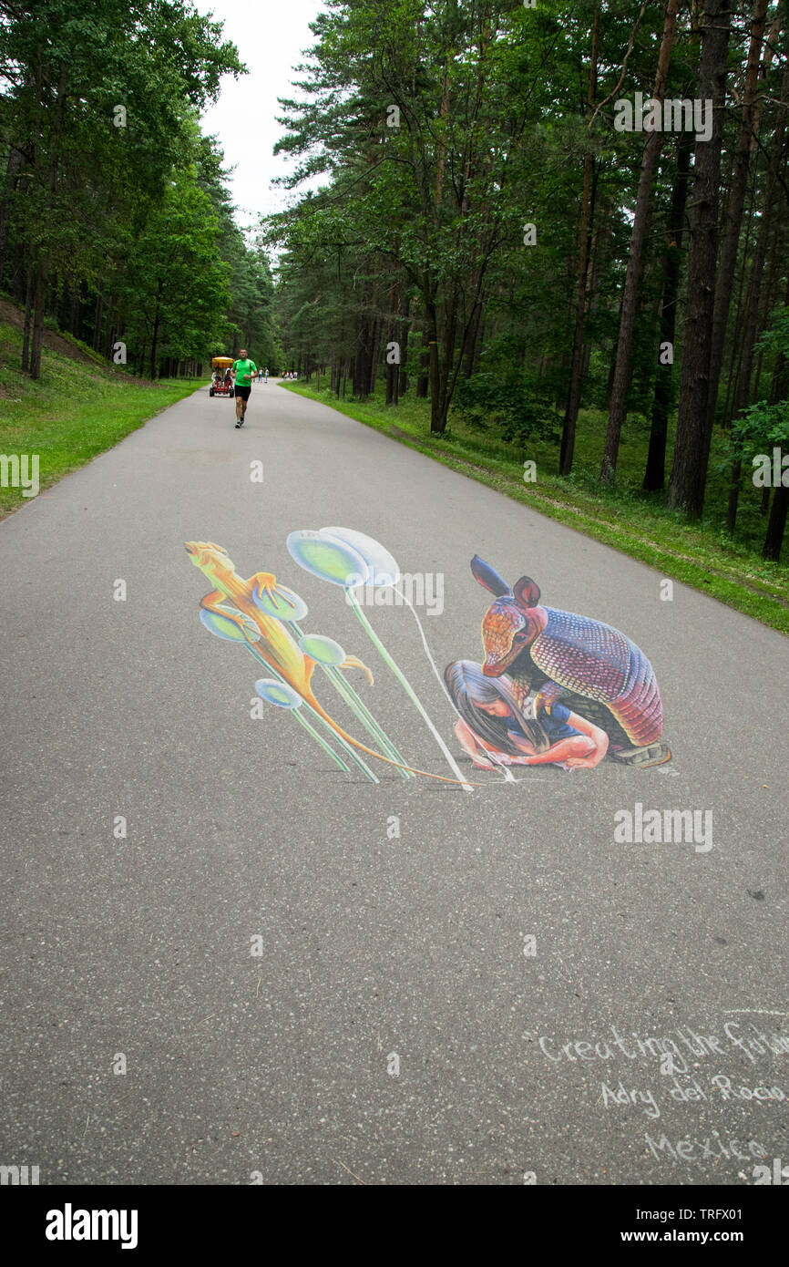 Optical illusions road hi-res stock photography and images - Alamy