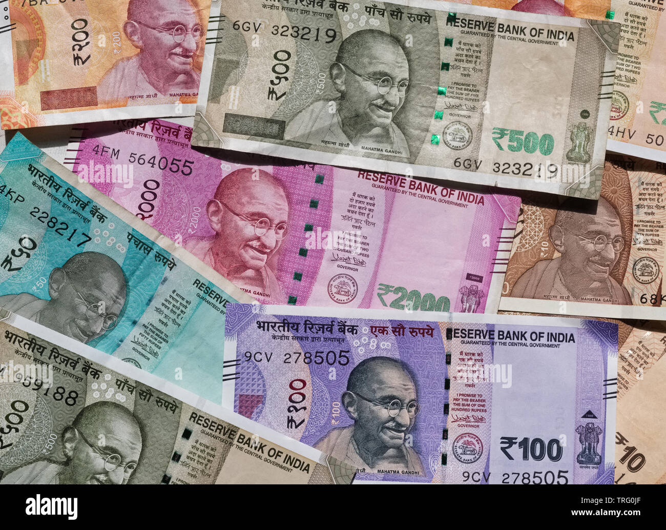 India currency new 500 2000 hi-res stock photography and images - Alamy