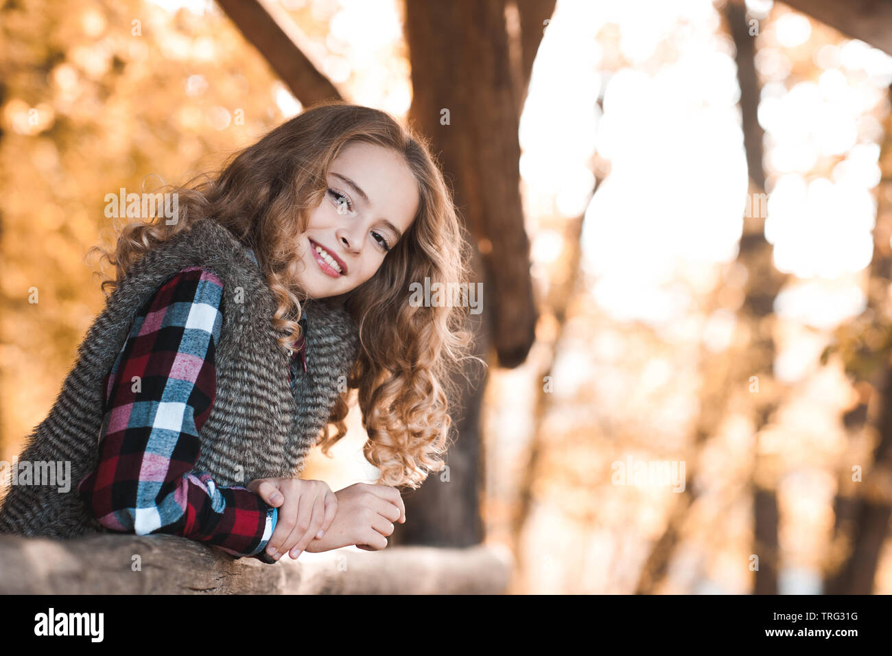 Pretty 15 year old standing hi-res stock photography and images - Alamy
