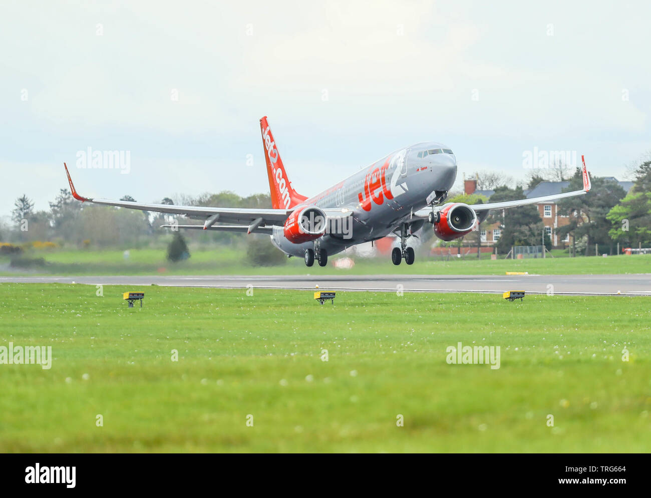 Aircraft landing and taking off Stock Photo - Alamy