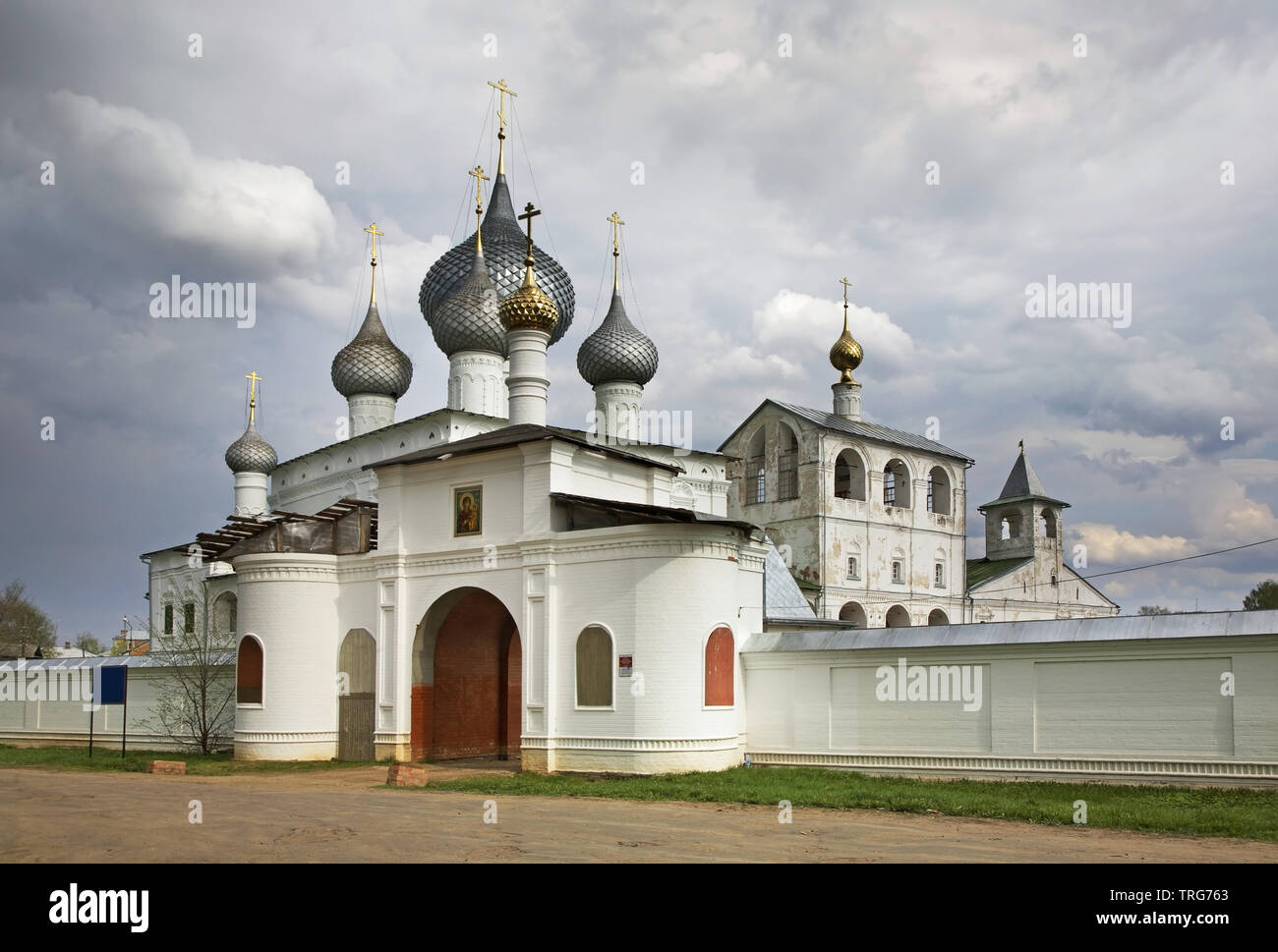 Yaroslavl convent exterior hi-res stock photography and images - Alamy
