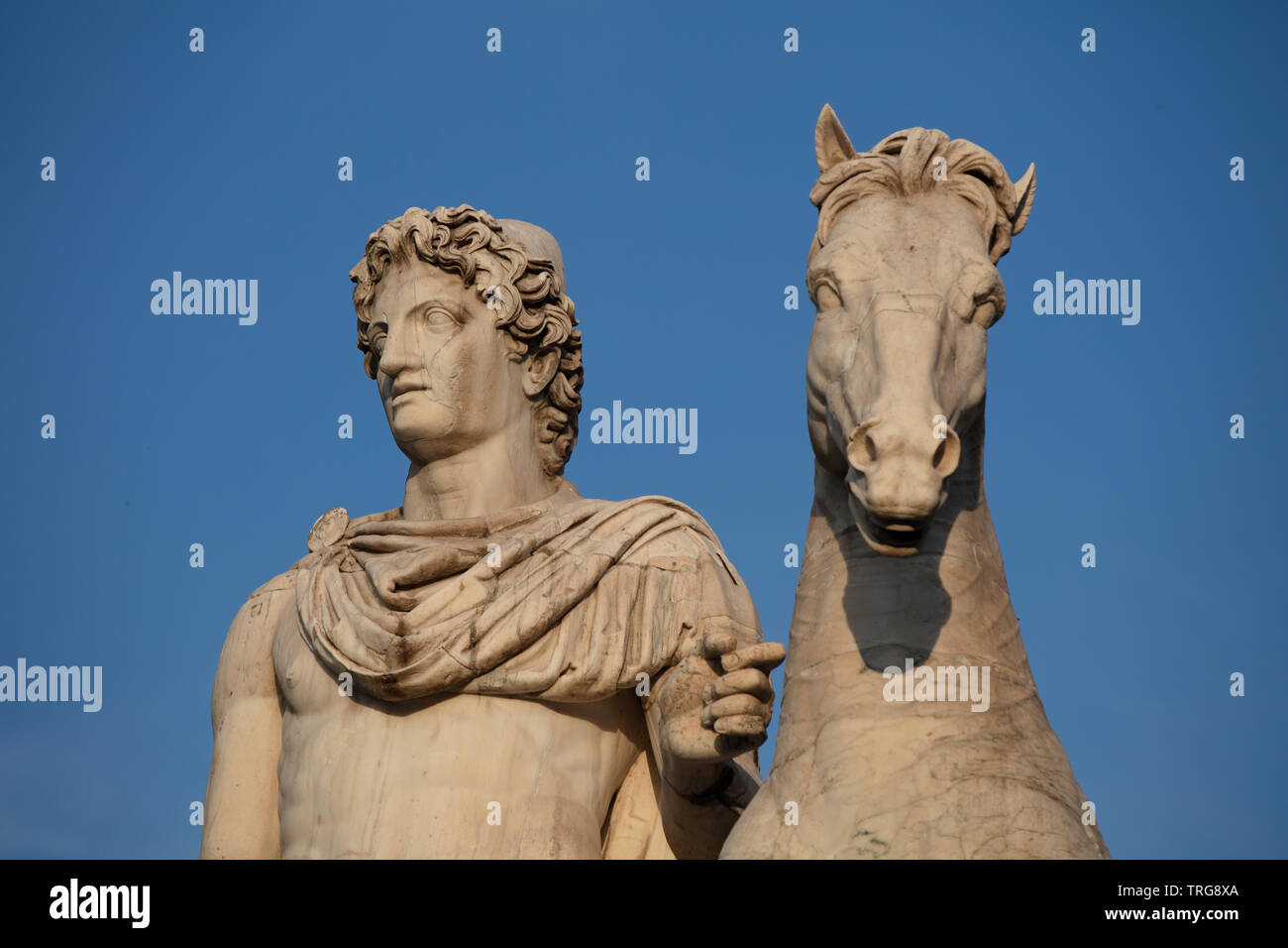Ancient roman statue sunset hi-res stock photography and images - Alamy