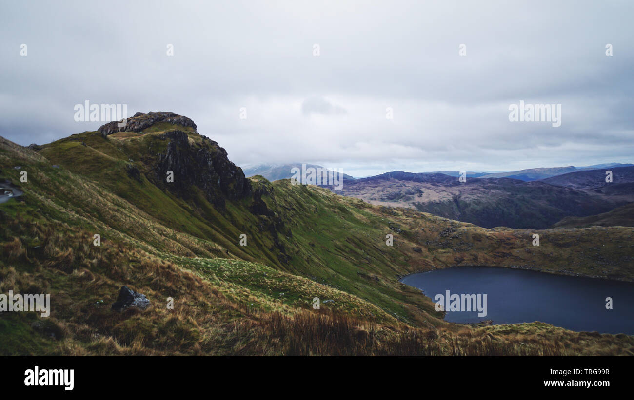 People at the top mount snowdon hi-res stock photography and images - Alamy
