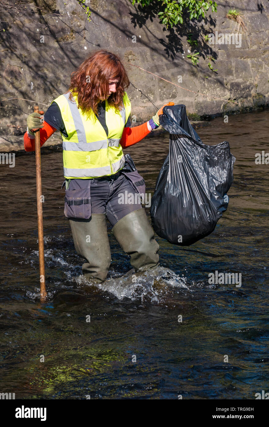 Community clean up hi-res stock photography and images - Alamy