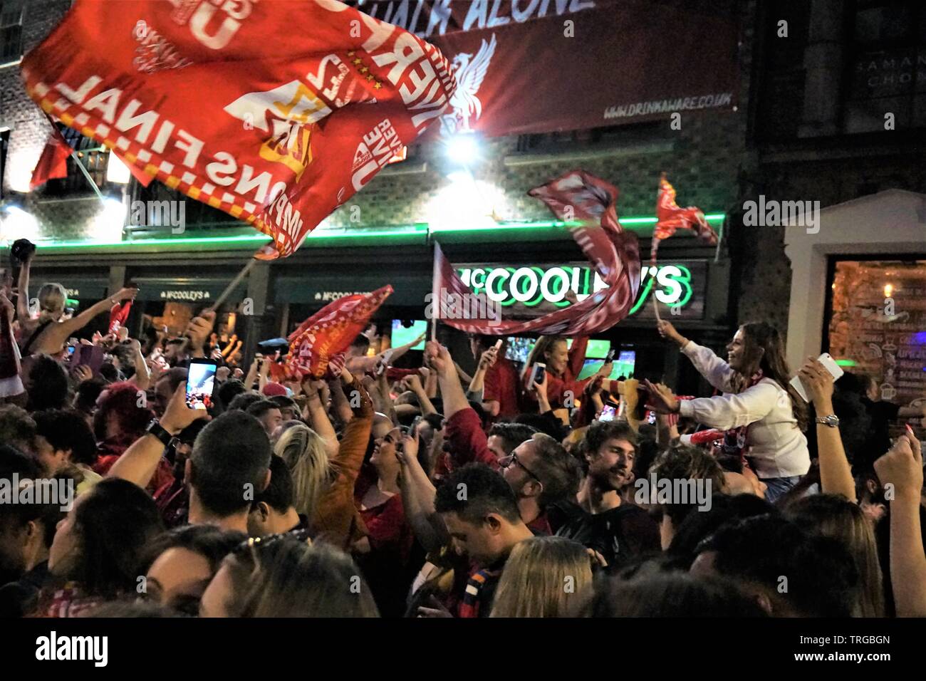 Liverpool fans celebrate Liverpool winning the Champions League Final ...