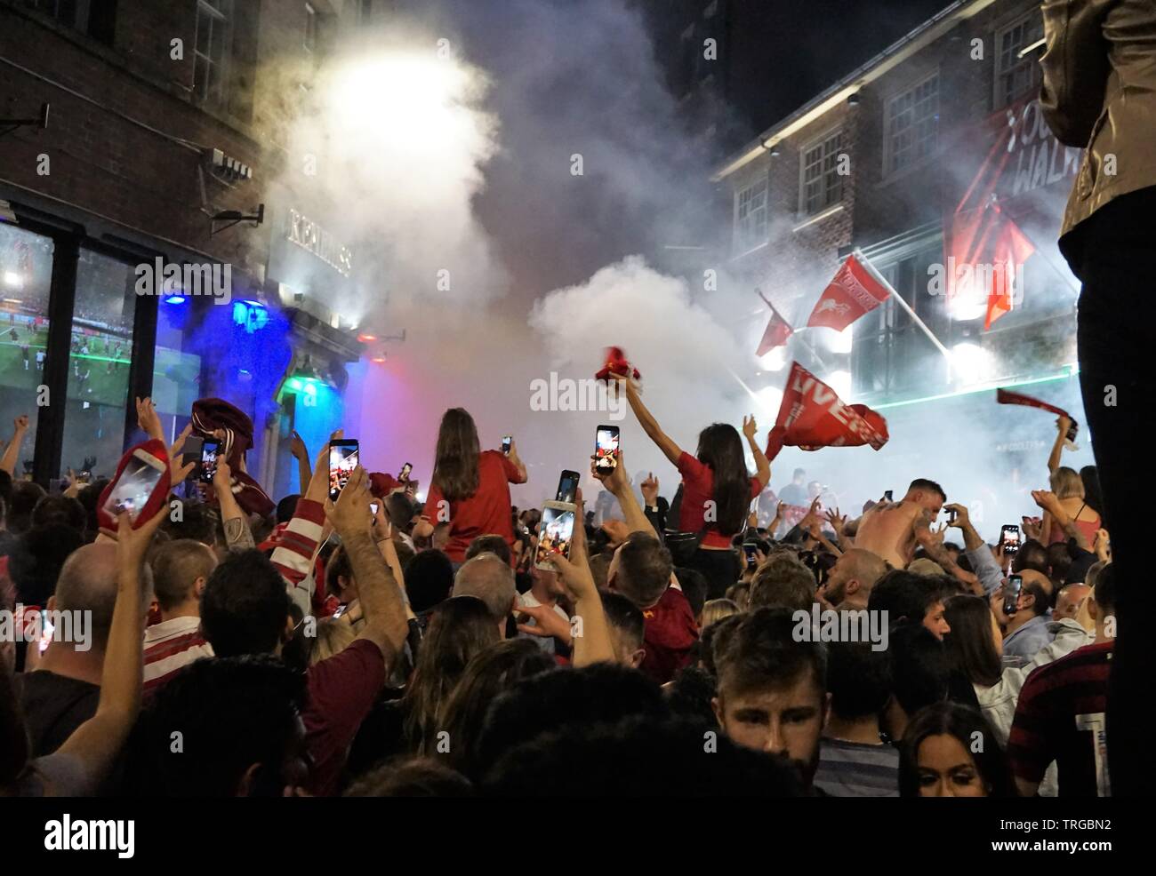Liverpool fans celebrate Liverpool winning the Champions League Final ...