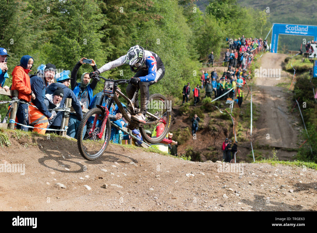 Troy Brosnan racing to the finish line, UCI World Mountain Bike World ...