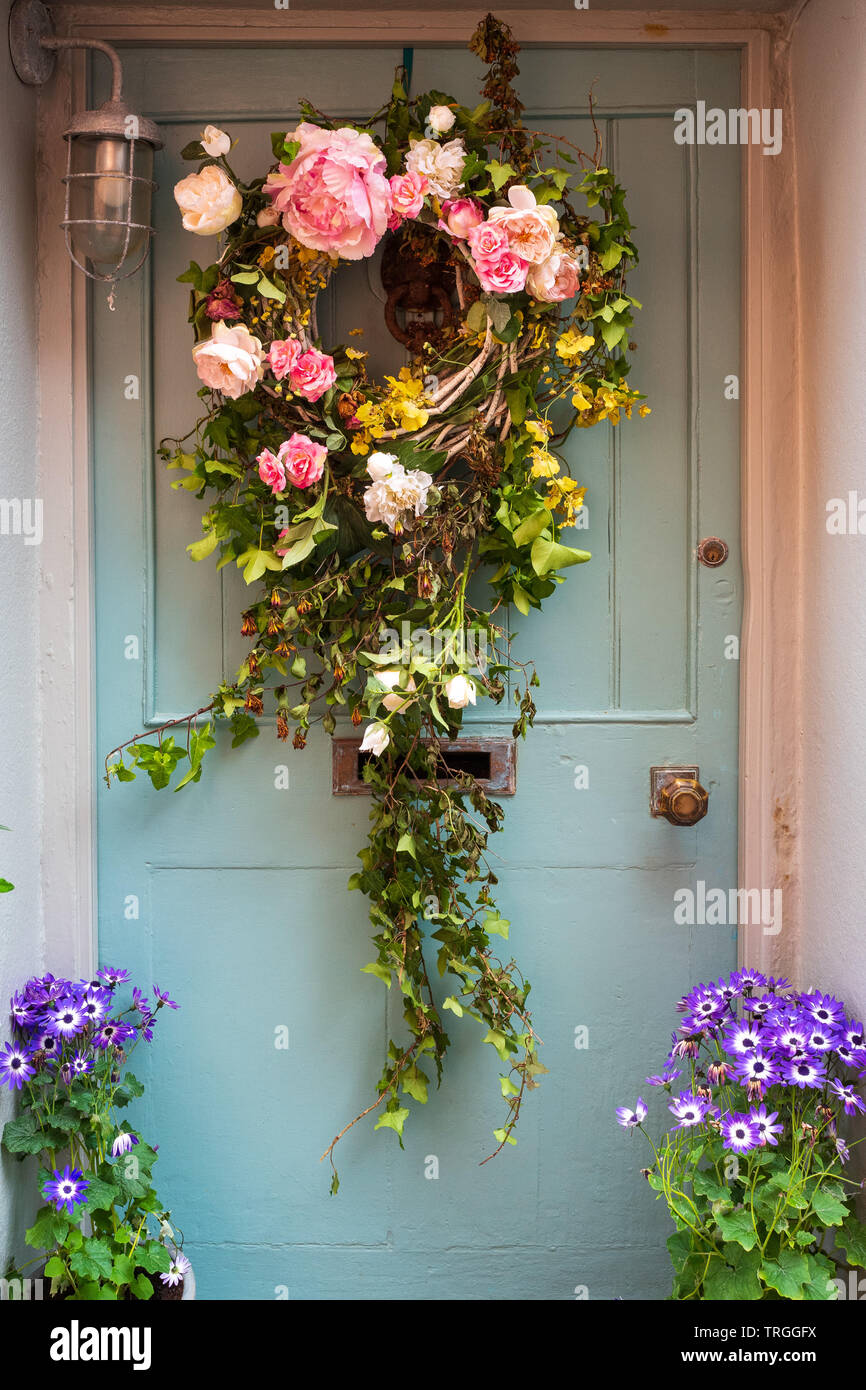 Beautiful floral display hi-res stock photography and images - Alamy
