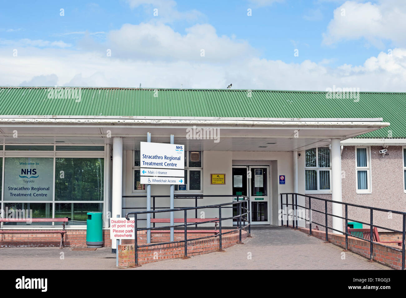 Stracathro Hospital entrance to the Out Patients Dept., Stracathro ...