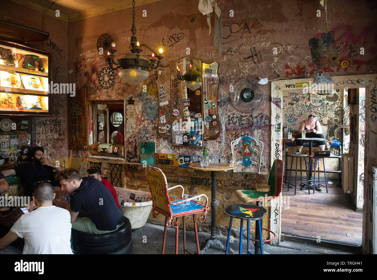 Szimpla studio hi-res stock photography and images - Alamy