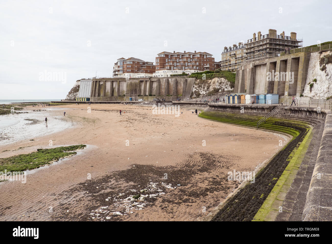 Tidal pool broadstairs hi-res stock photography and images - Alamy