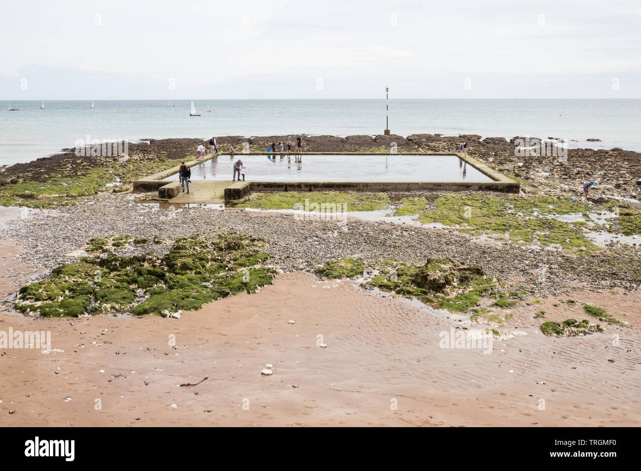 Tidal pool broadstairs hi-res stock photography and images - Alamy
