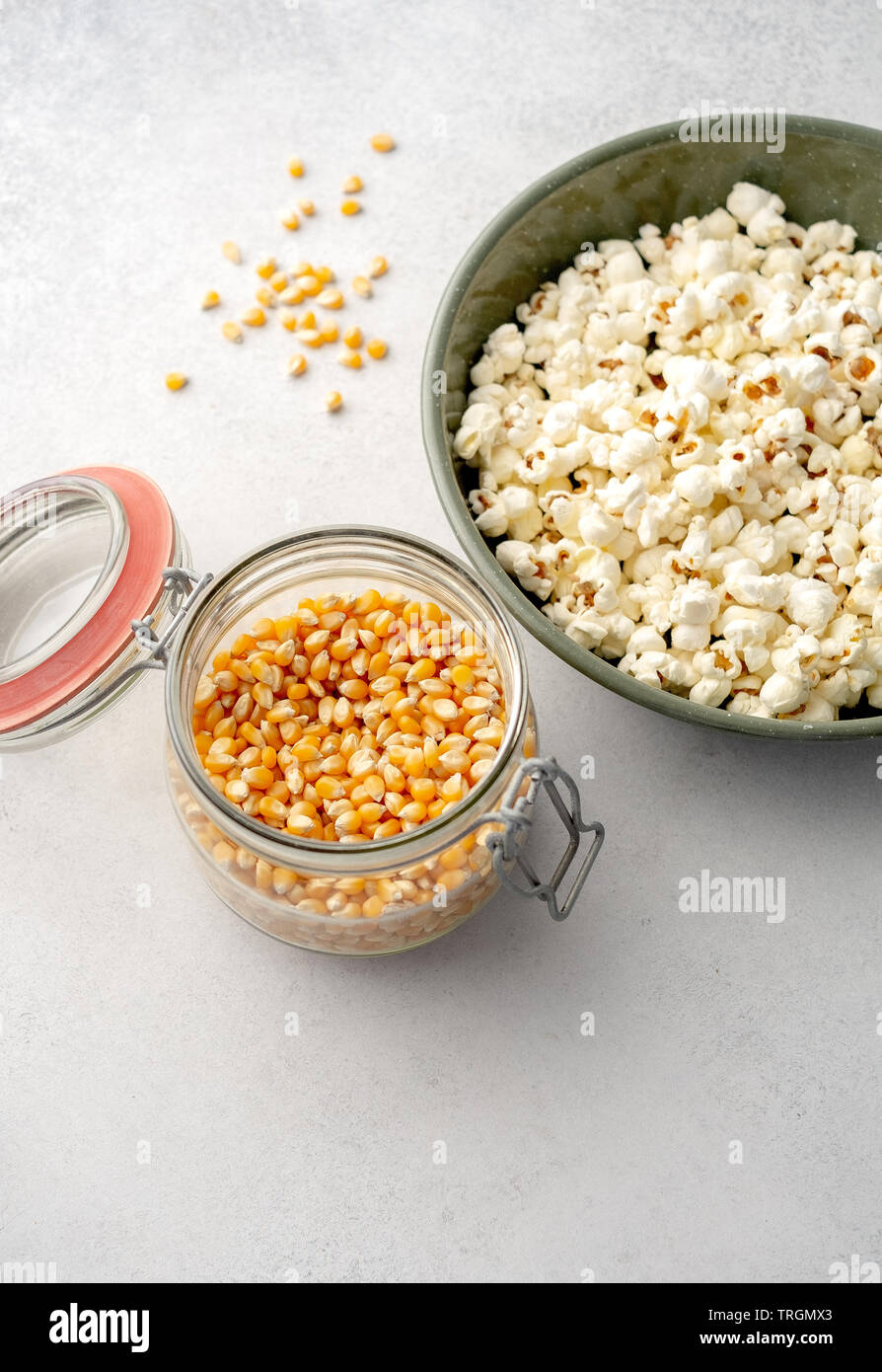 Food popcorn hi-res stock photography and images - Alamy