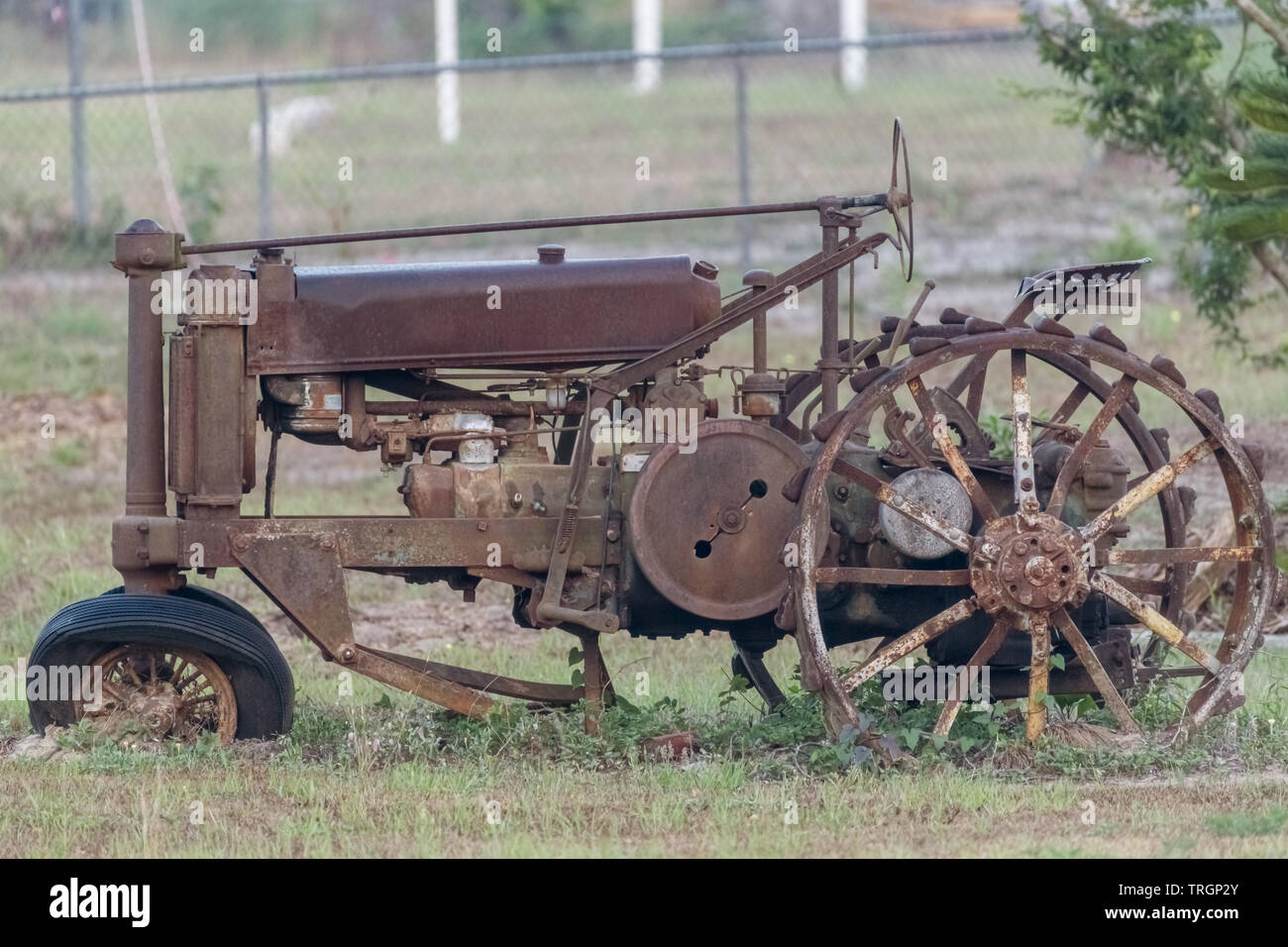 Broken down tractor hi-res stock photography and images - Alamy