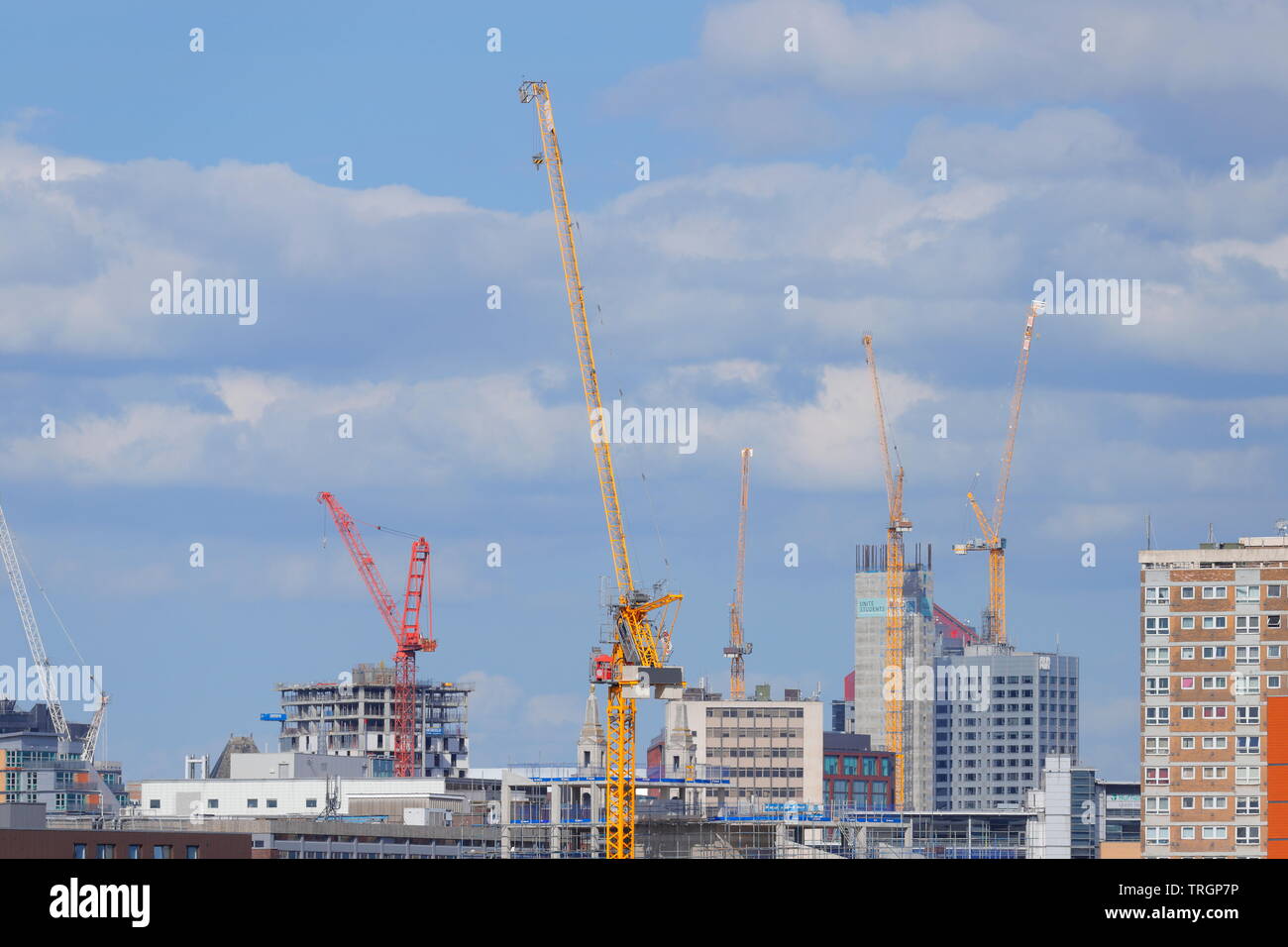 Changing urban skyline hi-res stock photography and images - Alamy
