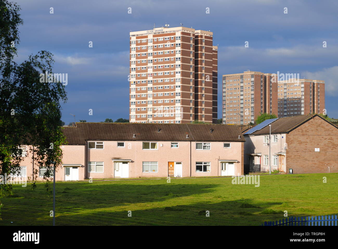 High rise homes in leeds hi-res stock photography and images - Alamy
