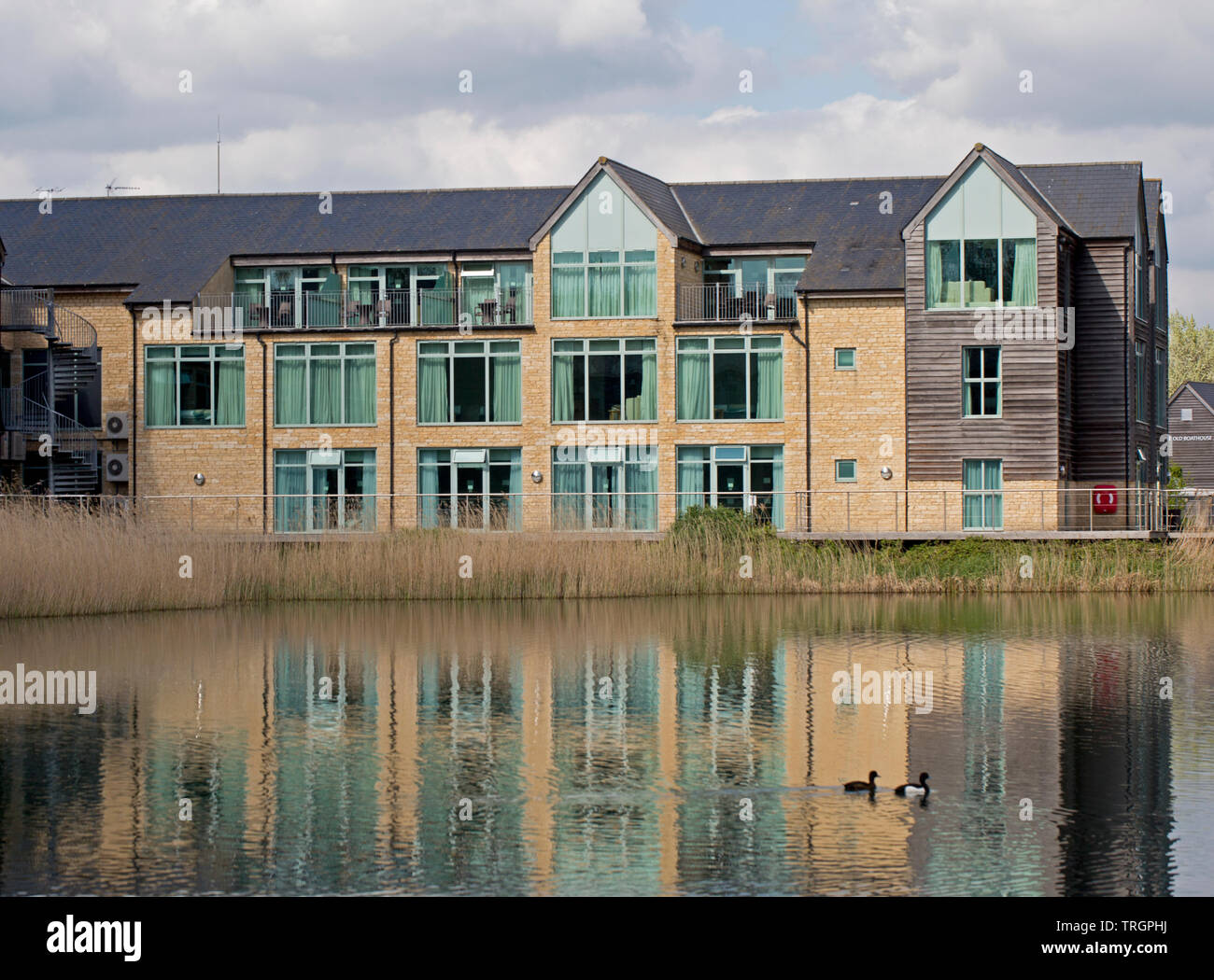 Cotswolds Water Park High Resolution Stock Photography and Images - Alamy