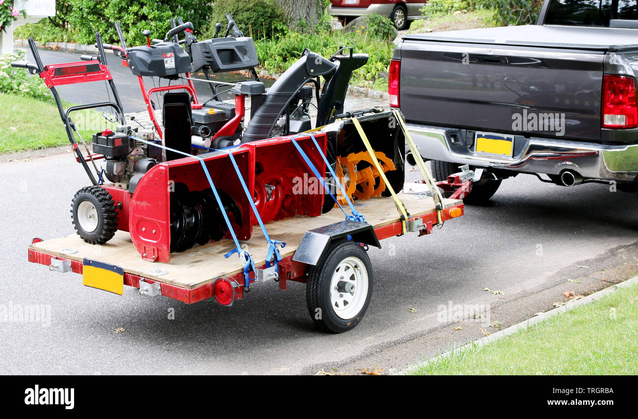Snow blowers hi-res stock photography and images - Alamy