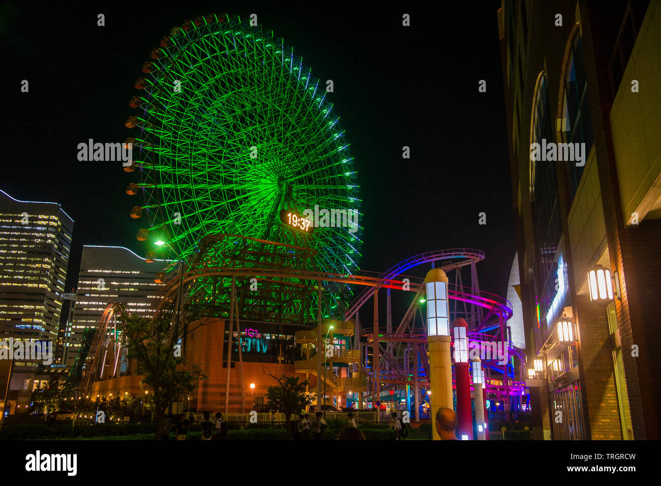 The Cosmo Clock 21 in Yokohama Japan Stock Photo - Alamy