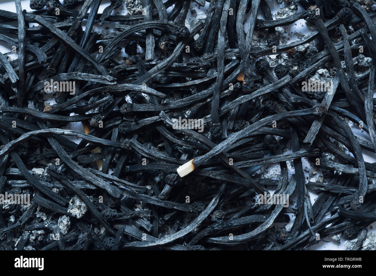 Black used match matchstick burnt hi-res stock photography and images ...