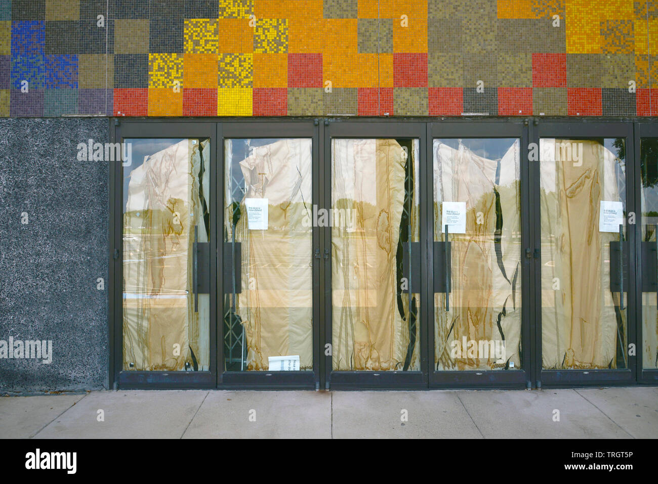 Closed and vacant stores in a closed shopping mall Stock Photo - Alamy