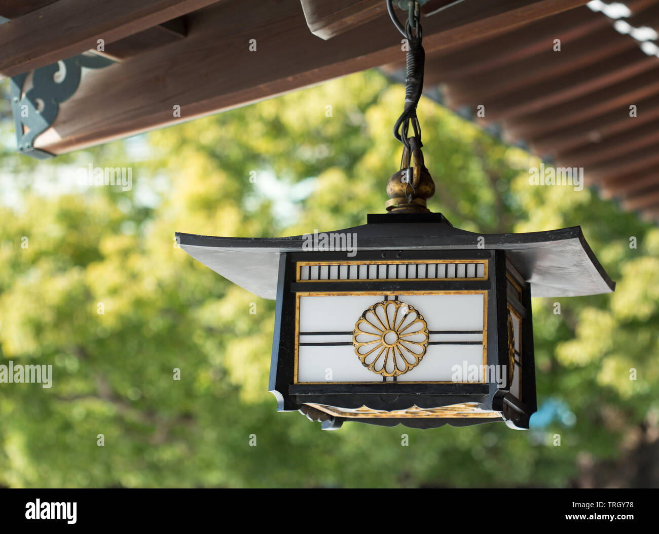 Japanese temple rafters hi-res stock photography and images - Alamy
