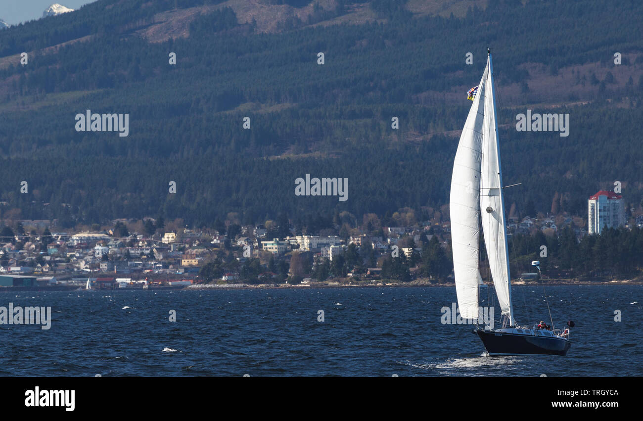 Sailing on pacific ocean hi-res stock photography and images - Alamy