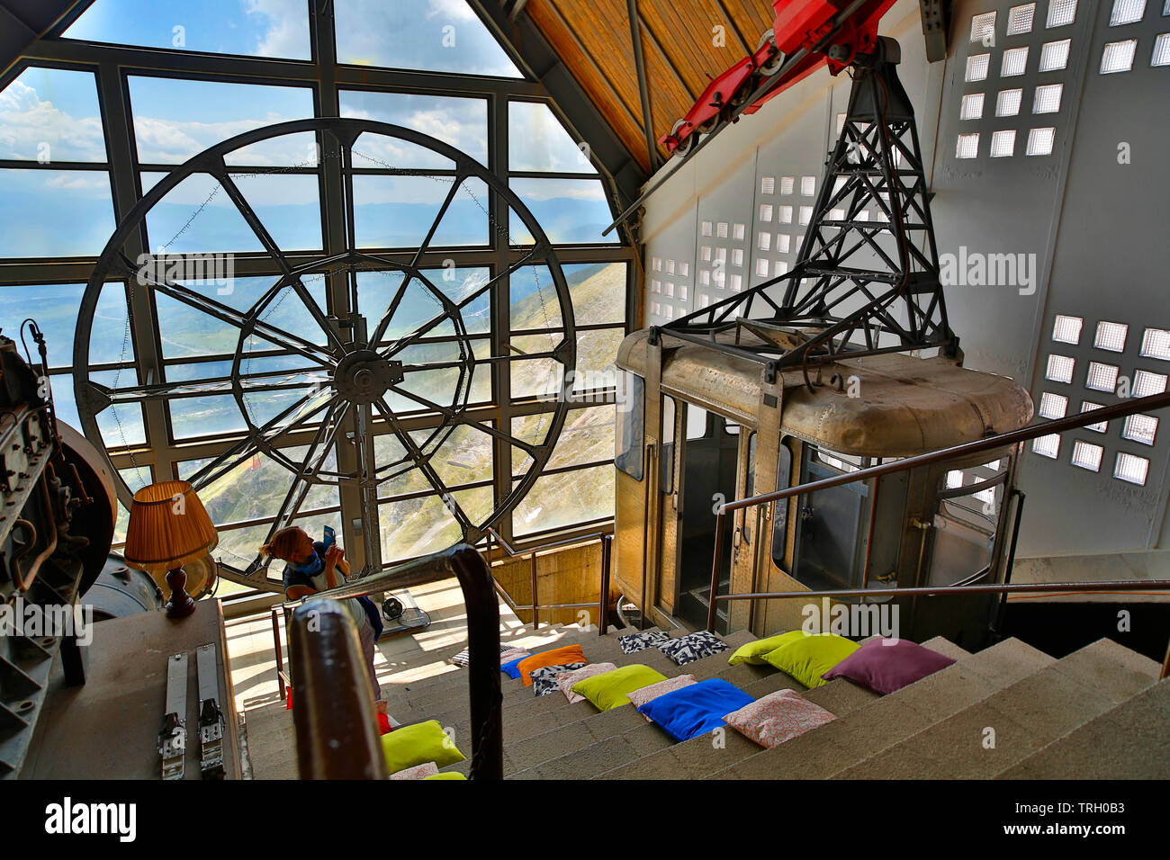 The funivia hi-res stock photography and images - Alamy