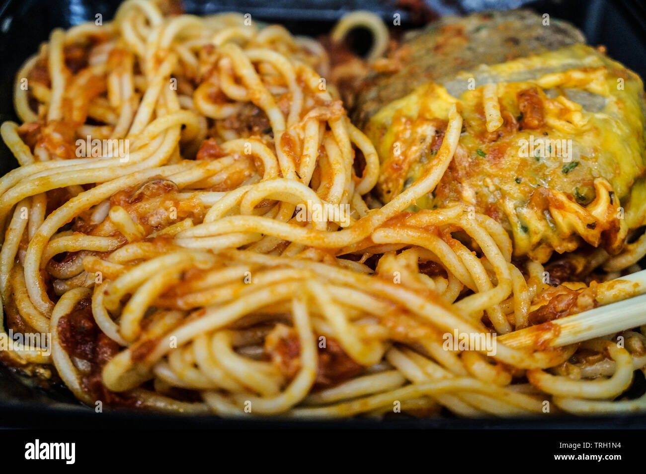 Instant cooking - delicious pasta spaghetti Stock Photo - Alamy