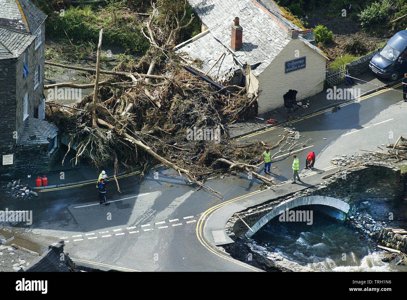 Boscastle flood 2004 hi-res stock photography and images - Alamy