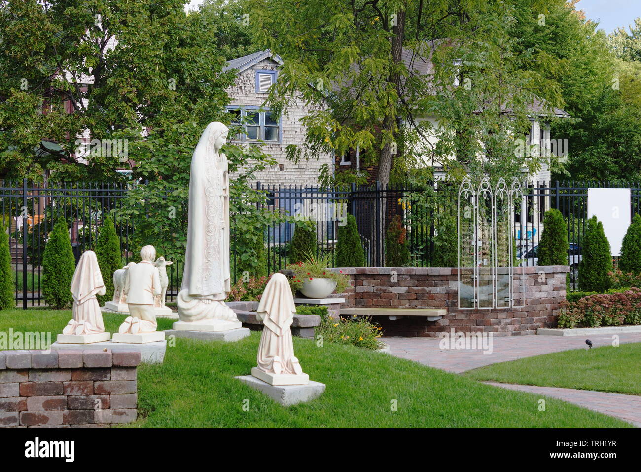 Children praying hi-res stock photography and images - Alamy