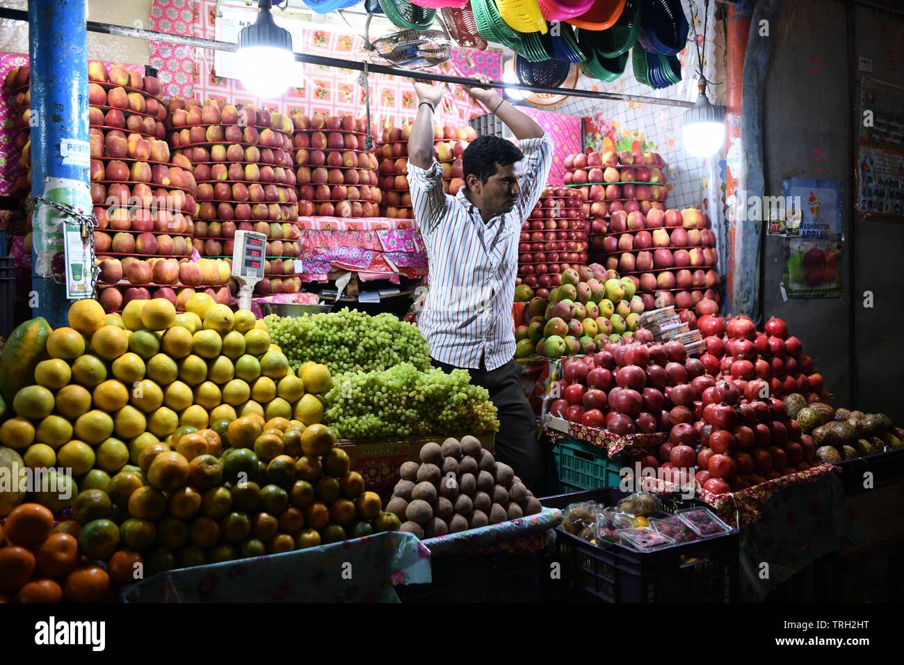 Devaraja Market in Mysore, India Stock Photo - Alamy