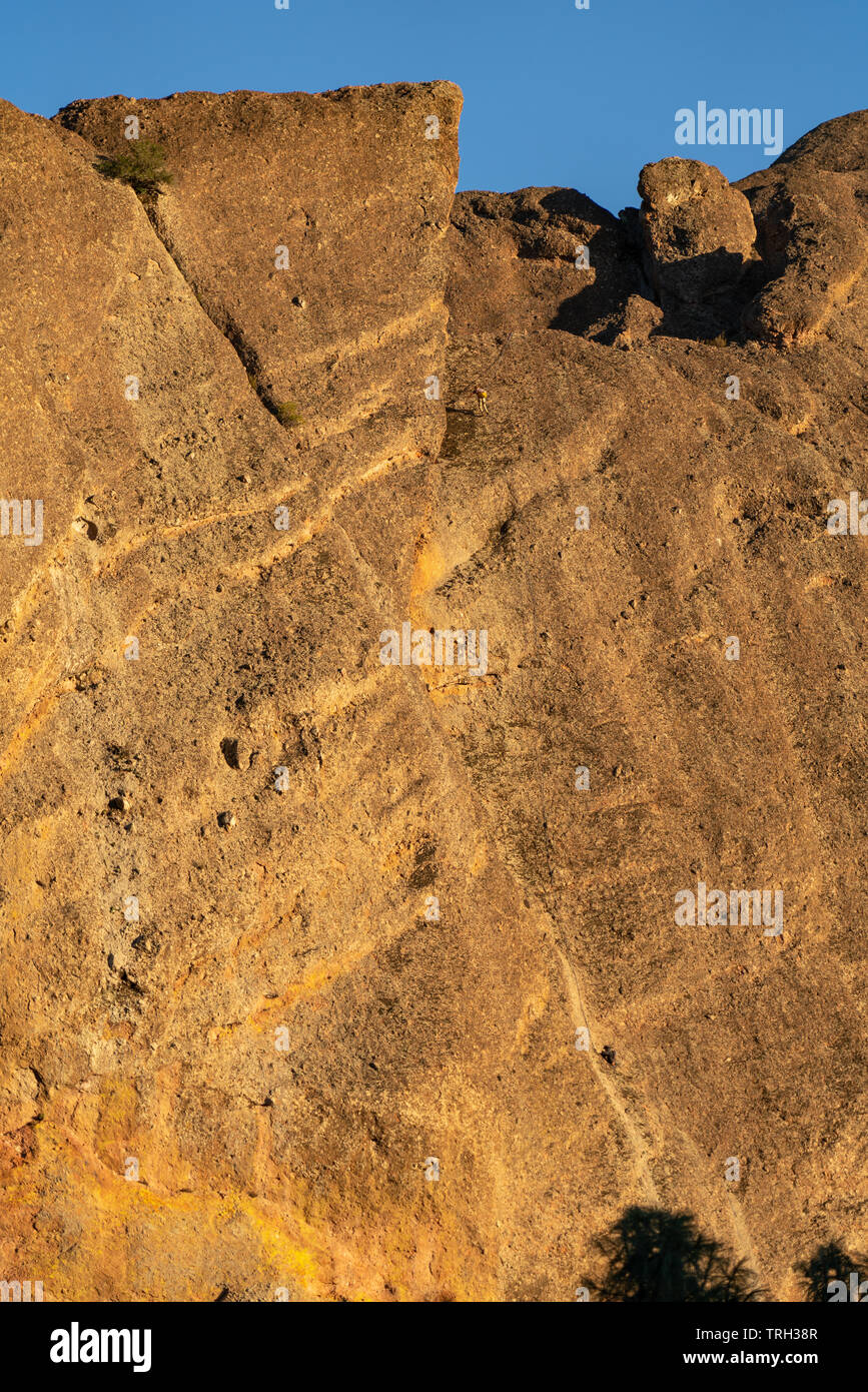 Vertical rock face hi-res stock photography and images - Alamy