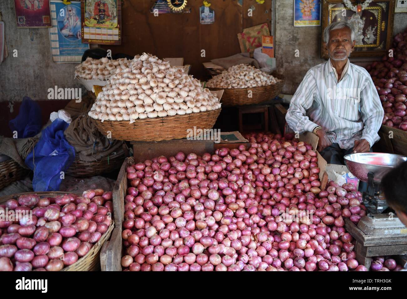 Devaraja Market in Mysore, India Stock Photo - Alamy