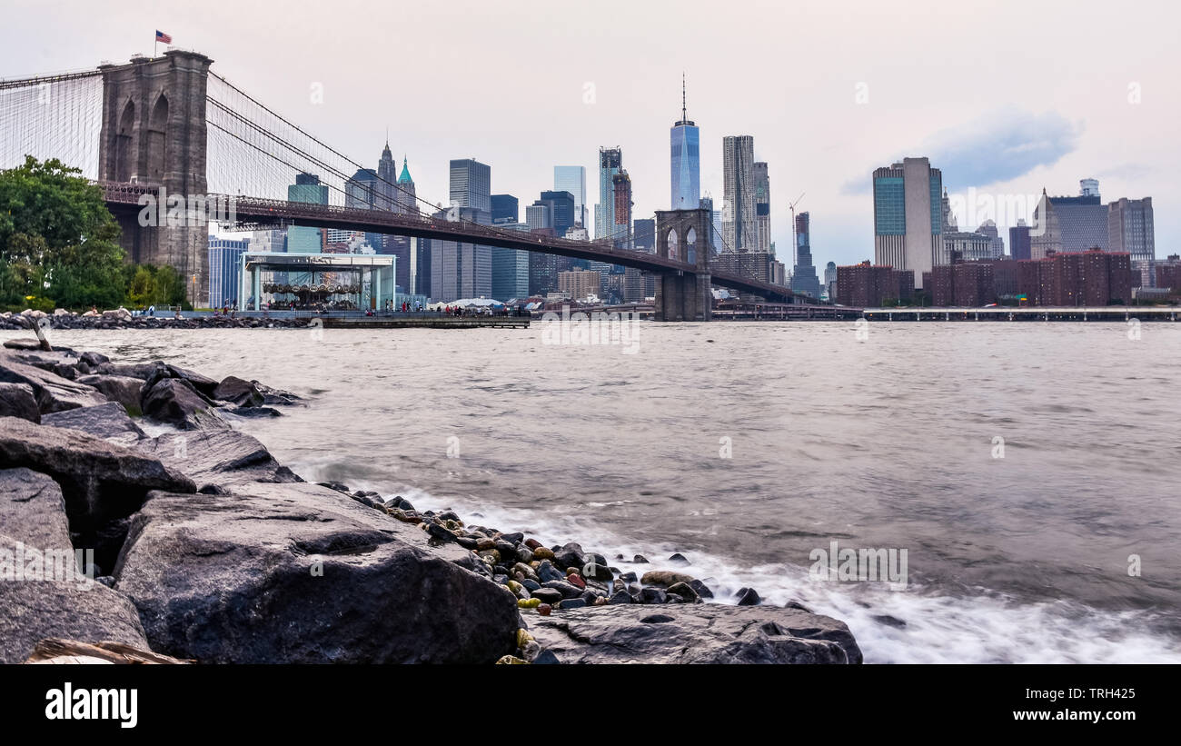 Manhattan Skyline at sunset From Dumbo, Brooklyn Stock Photo - Alamy