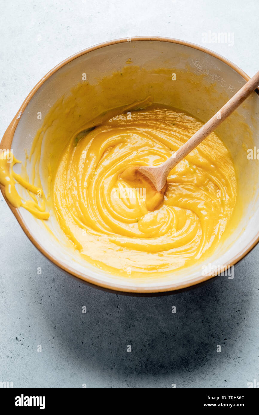 Angel cake batter hi-res stock photography and images - Alamy