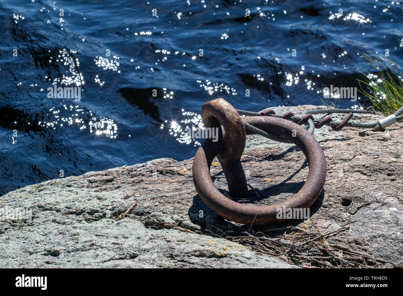 Metal mooring ring hi-res stock photography and images - Alamy
