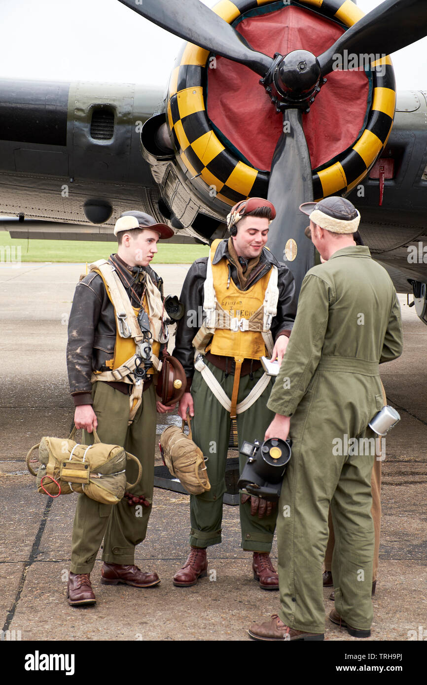 B17 bomber duxford hi-res stock photography and images - Alamy