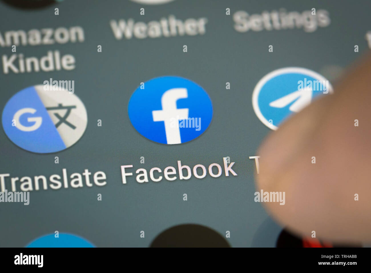 Facebook logo icon hi-res stock photography and images - Alamy