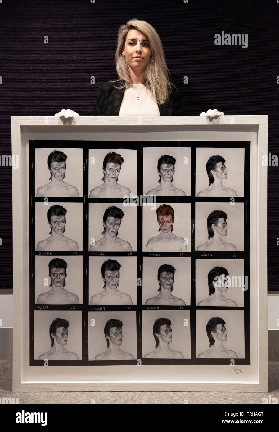 Brian duffy bowie hi-res stock photography and images - Alamy