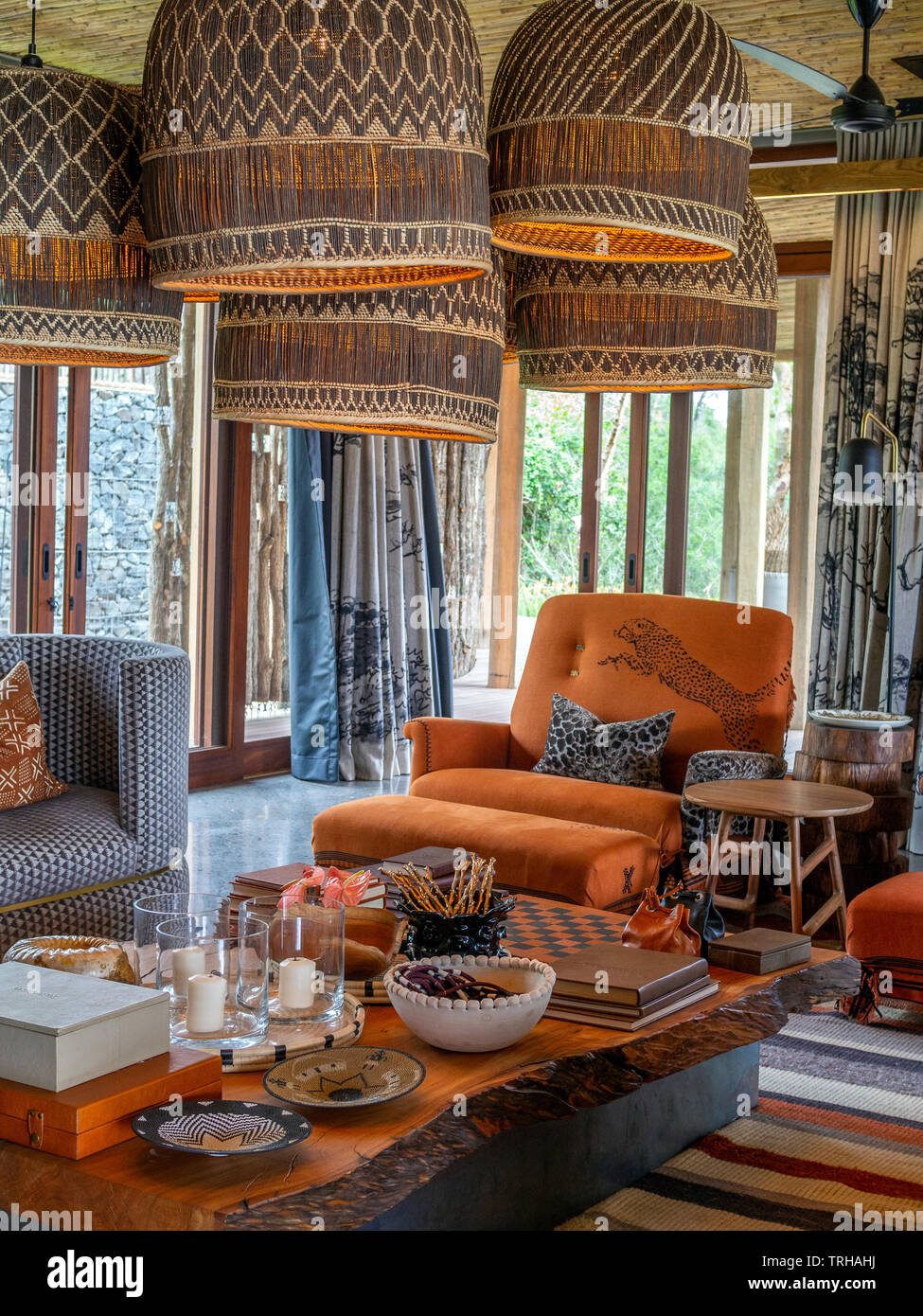 South african tribal art hi-res stock photography and images - Alamy