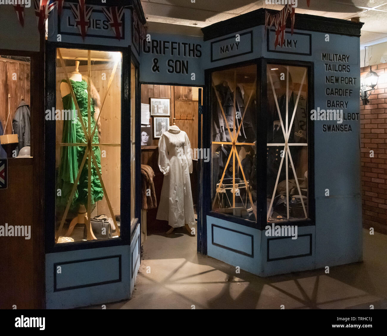 1940s shop hi-res stock photography and images - Alamy