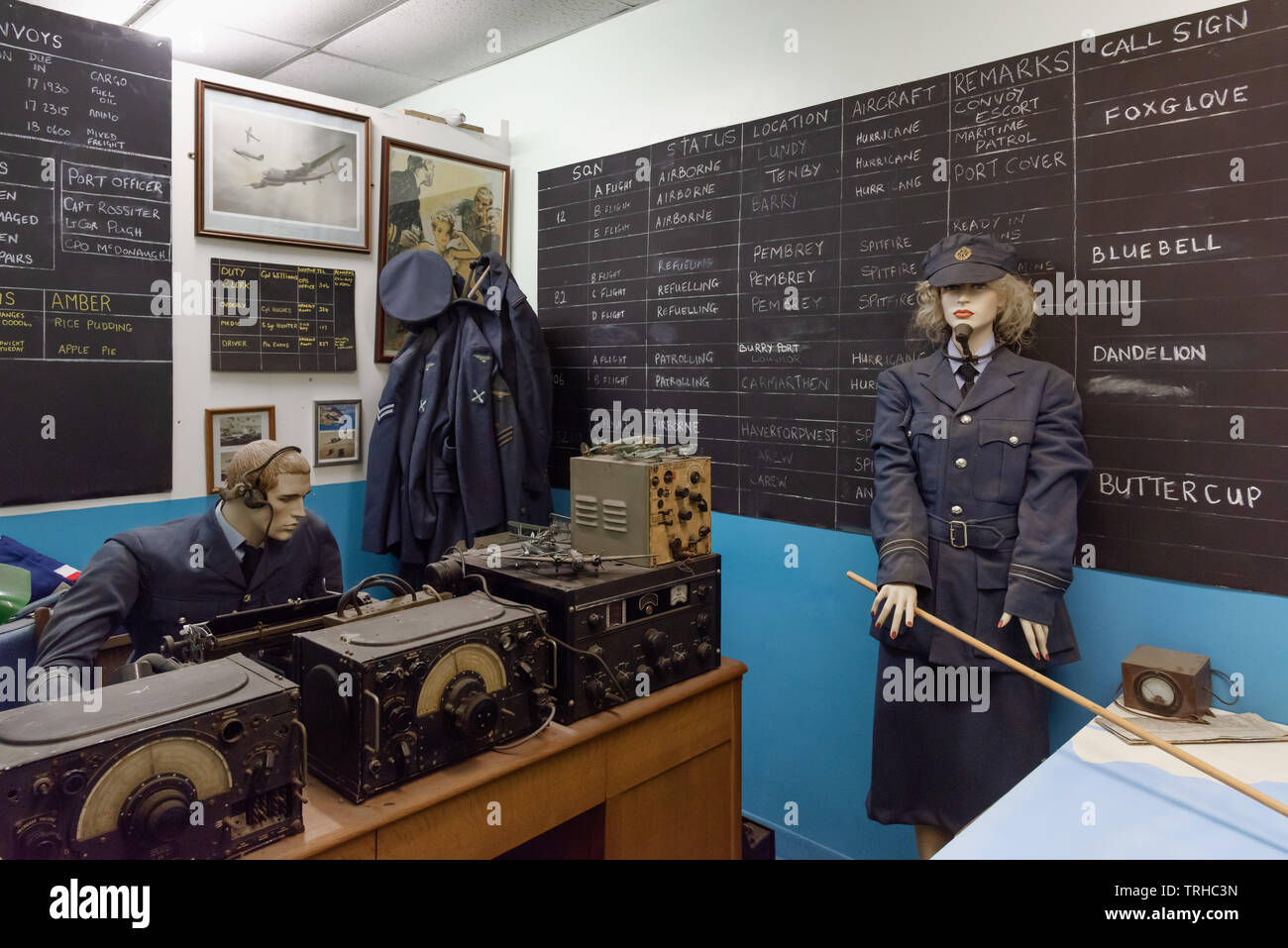 Raf control room hi-res stock photography and images - Alamy