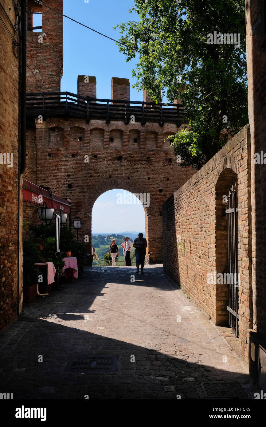 Castello di Gradara in the province of Marche, Italy Stock Photo - Alamy