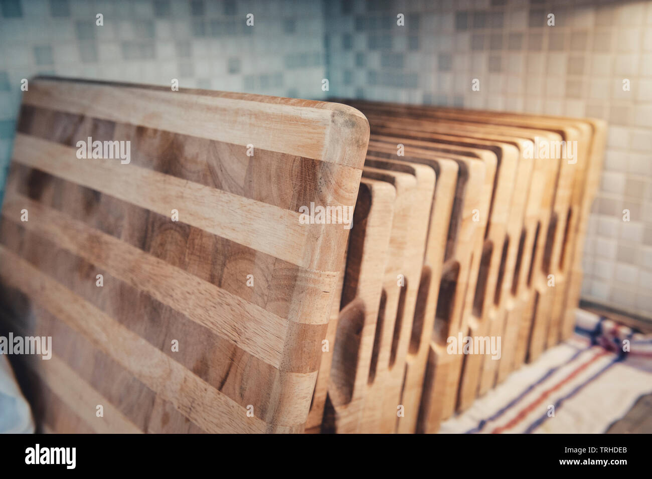 Kitchen wooden cutting boards hi-res stock photography and images - Alamy