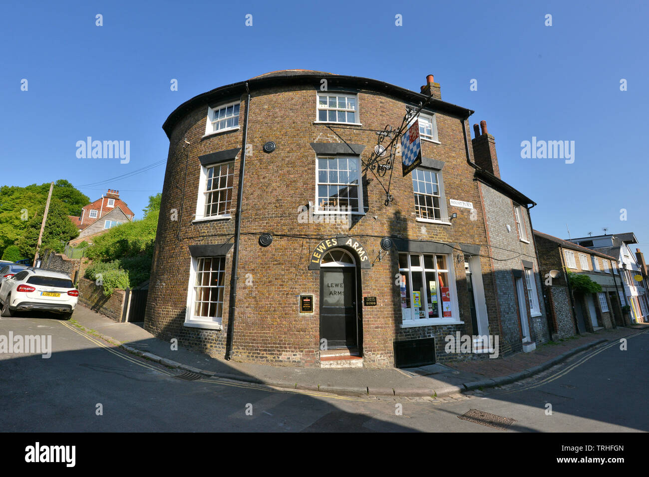 Pub lewes uk hi-res stock photography and images - Alamy
