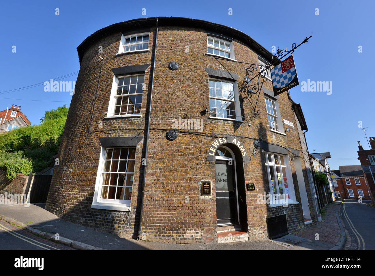 Pub lewes uk hi-res stock photography and images - Alamy