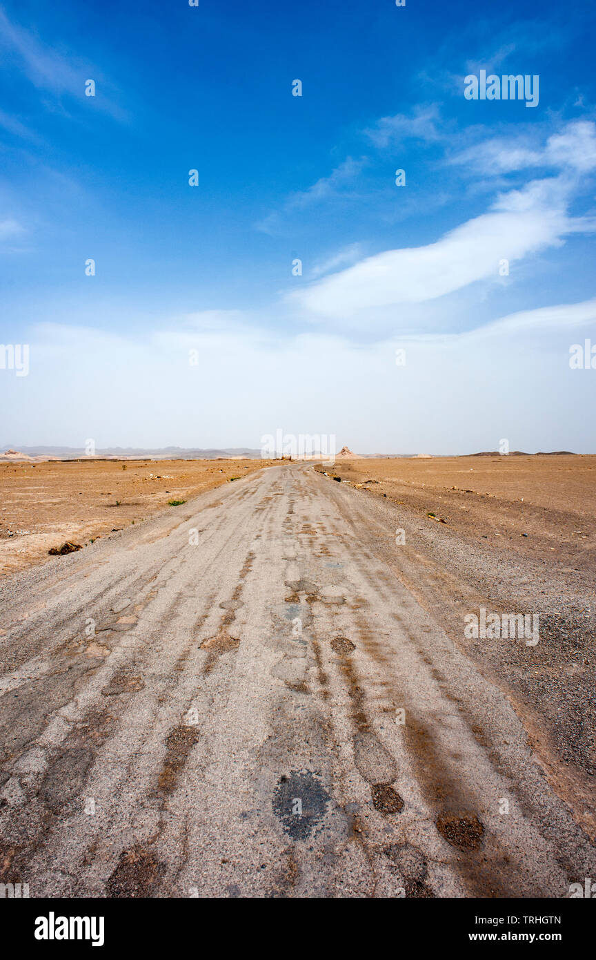 Old desert road hi-res stock photography and images - Alamy
